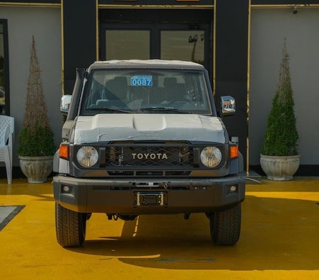 Buy a Toyota Land Cruiser 76 Series Dubai | Land Cruiser 76 Series for ...